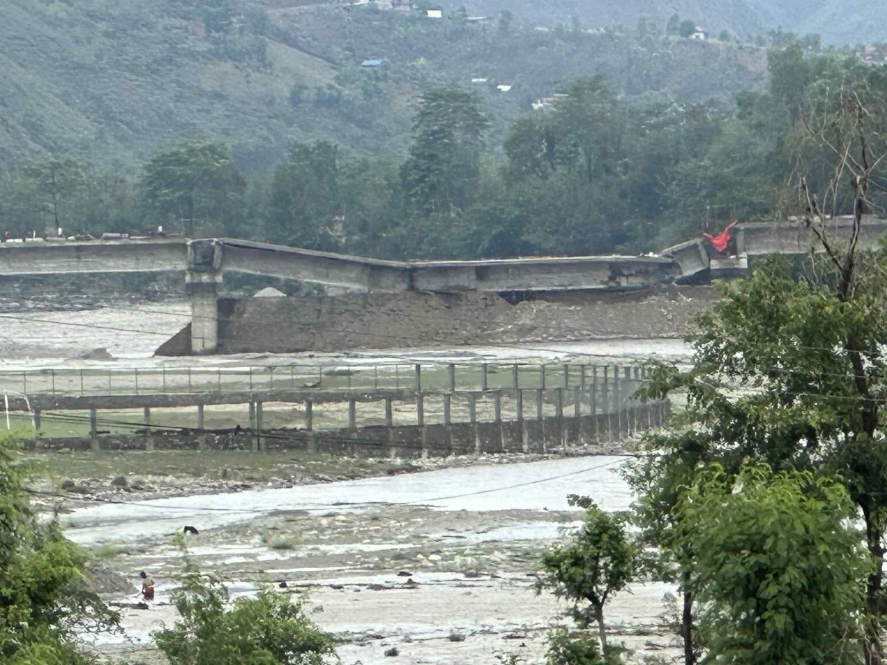 Under-construction bridge in Ramechhap collapses before completion ...
