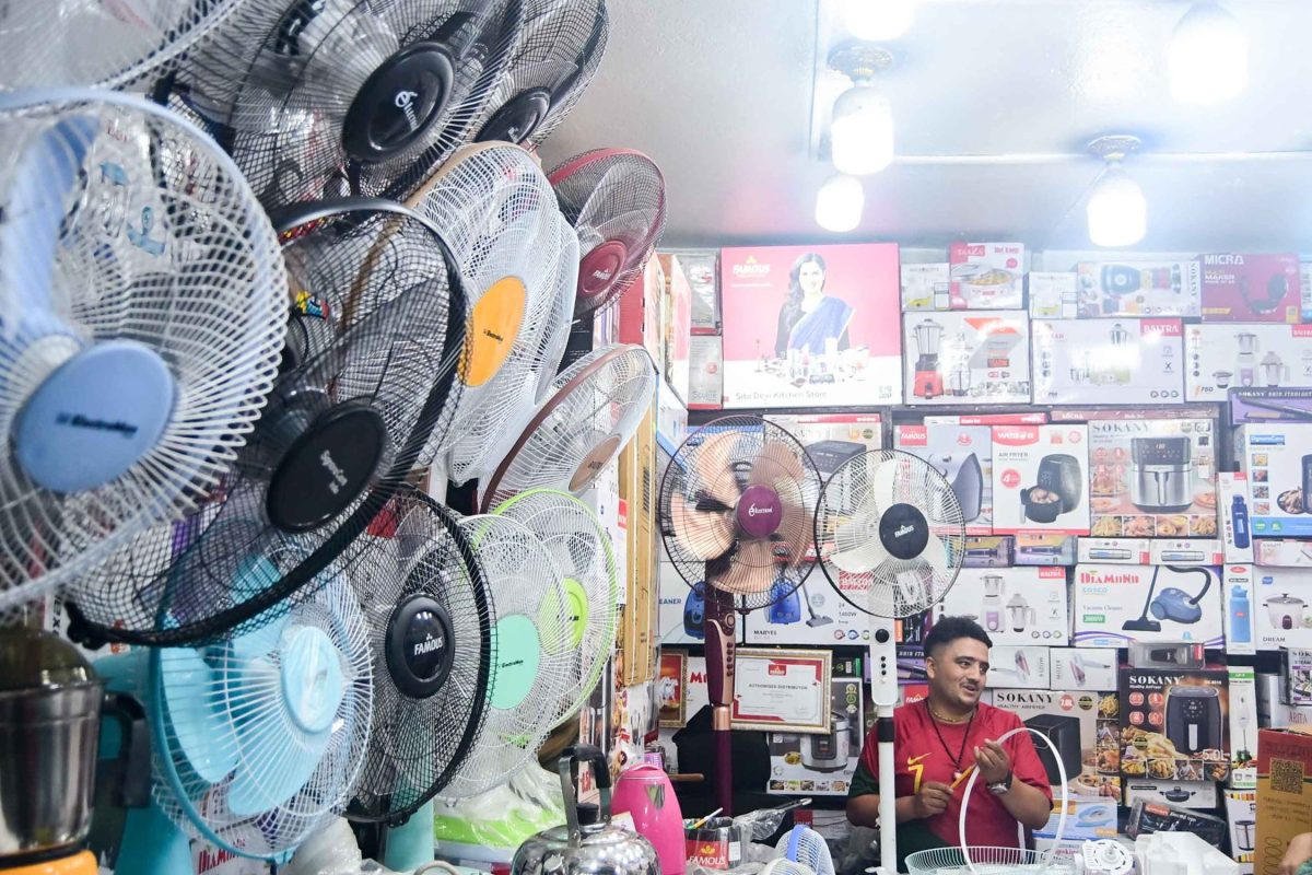 Varieties of Fans in market to beat increasing heat (Photos) | Nepal ...