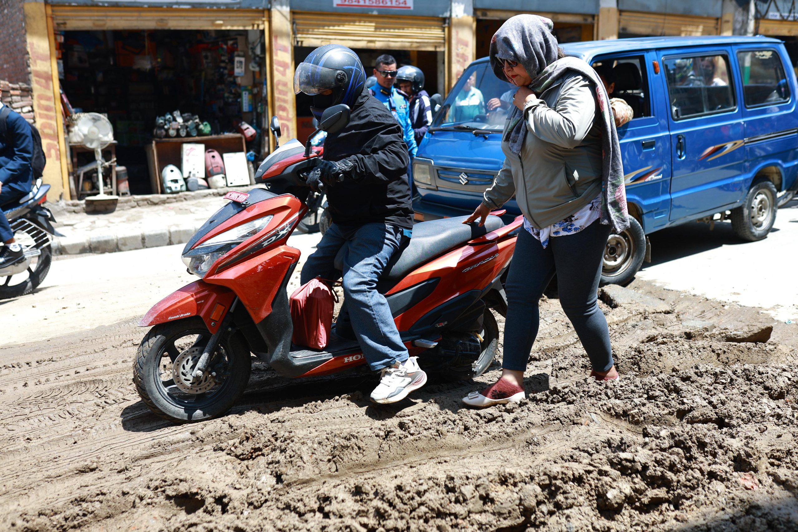 Traffic Police use shovel to clear roads (Photos) | Nepal Views: Voices ...
