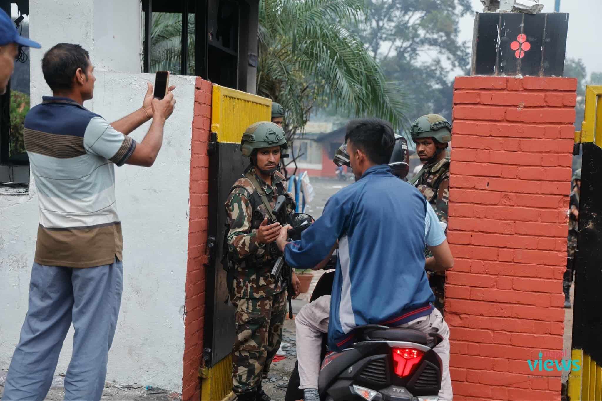 सुनसान काठमाडौं, सडकमा सेना (तस्वीरहरू) | Nepal Views: Voices, Perspectives, Context | Nepal ...
