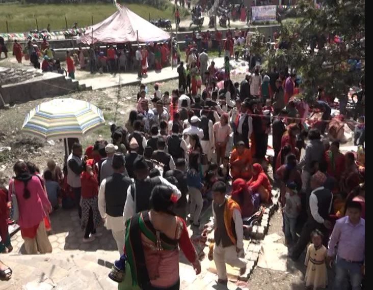 टोखाको सपनतीर्थमा मेला : लाखौँ भक्तजनबाट मेला अवलोकन | Nepal Views ...